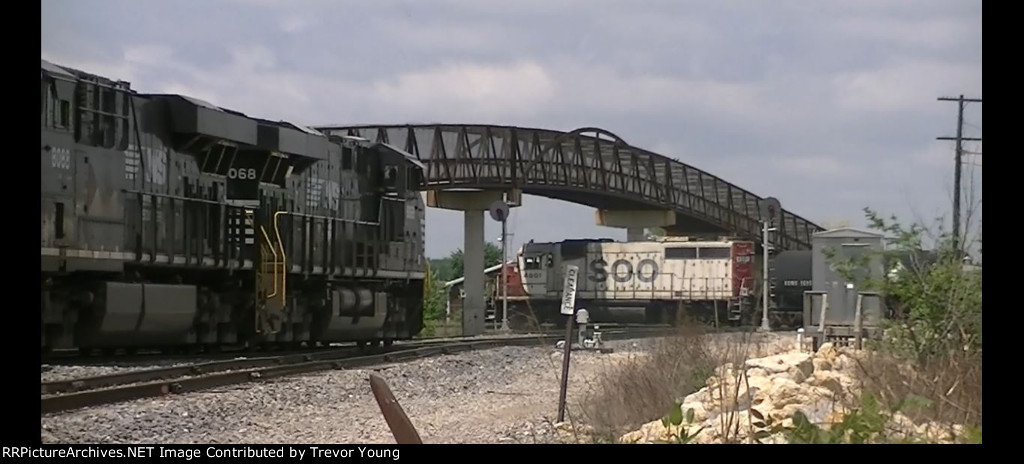 NS 8068, 8088 meets SOO 4601, Savanna, Ill
